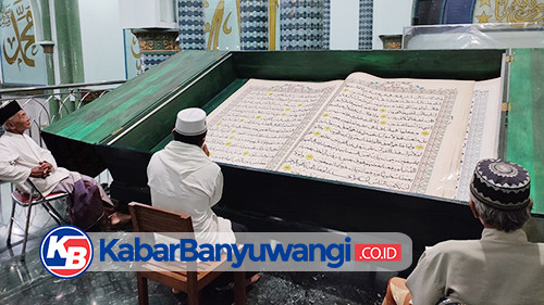 Tadarus Al-Quran Raksasa di Masjid Baiturrahman Banyuwangi Jadi Wisata ...